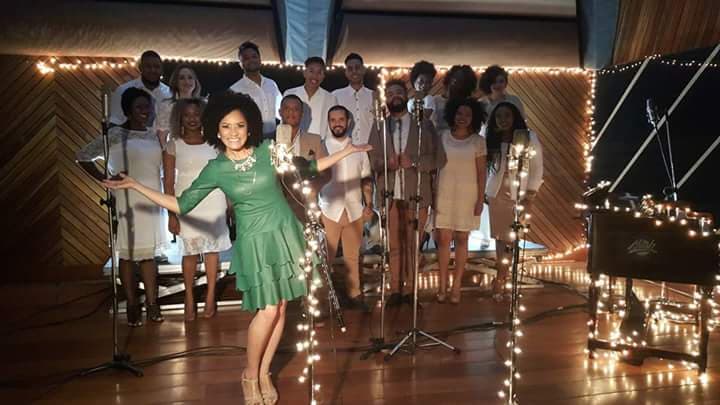 Cantora Marsena grava vídeo com coral Mass Choir - Guiame