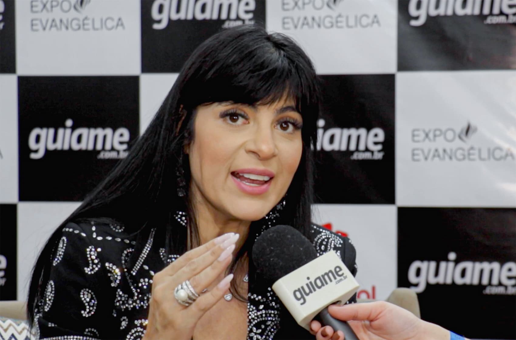 Fernanda Brum incentiva cônjuges a orarem juntos: “A oração une o casal ...